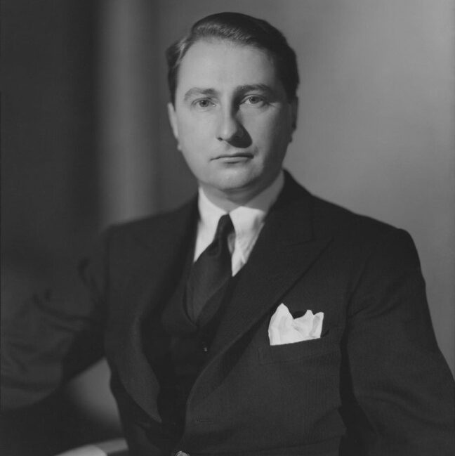 Gavin Henderson, Lord Faringdon – Super Gays Born on this Day